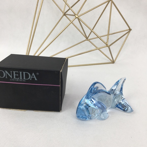 Oneida | Accents | Oneida Crystal Hand Blown Blue Fish | Poshmark